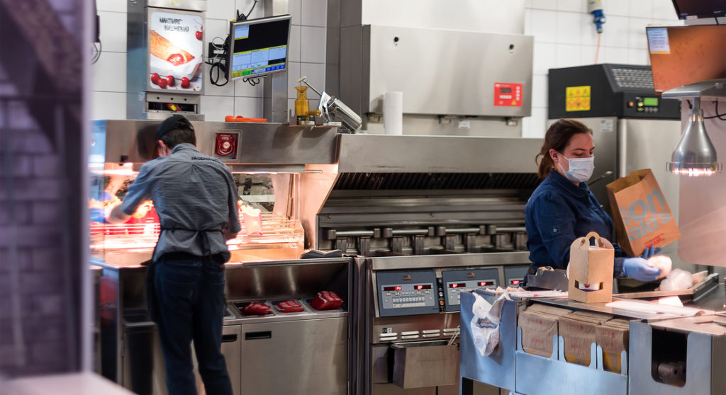 How Restaurant Order Number & Kitchen Display Systems Work - GRUBBRR